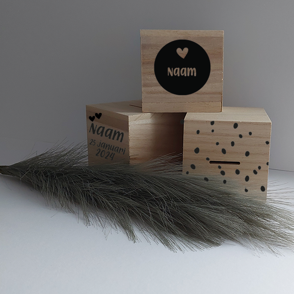 Spaarpotje met naam en hartje | Spaarpotjes als kraamcadeau